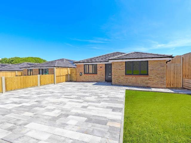 3 bedroom detached bungalow for sale