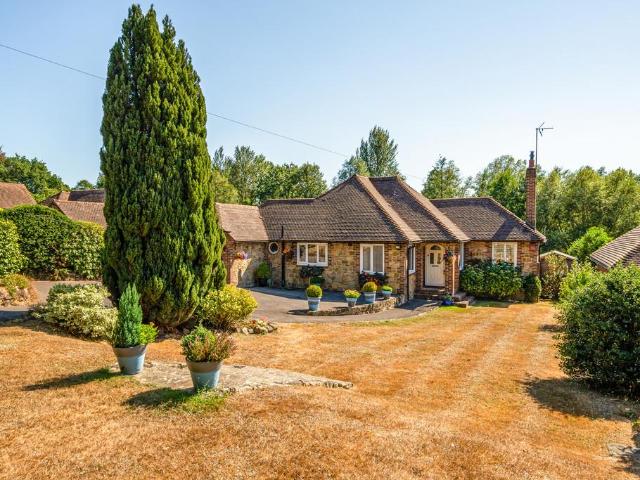 3 bedroom detached bungalow for sale
