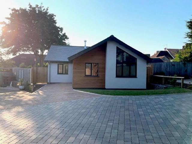 3 bedroom detached bungalow for sale