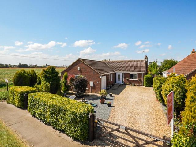 3 bedroom detached bungalow for sale