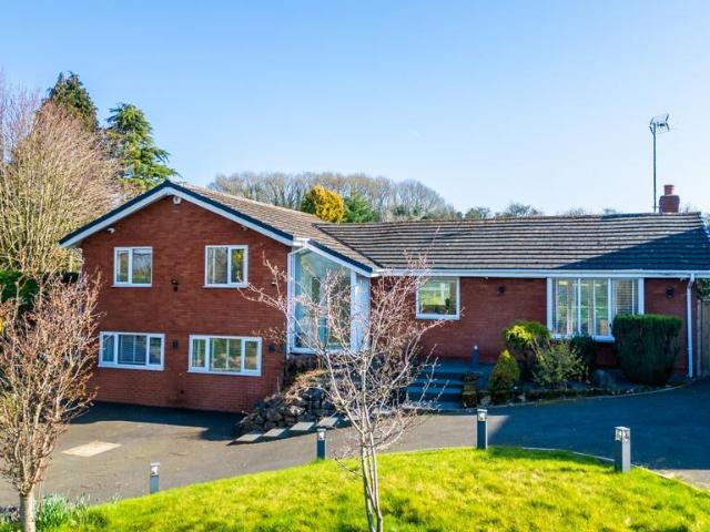 3 bedroom detached bungalow for sale