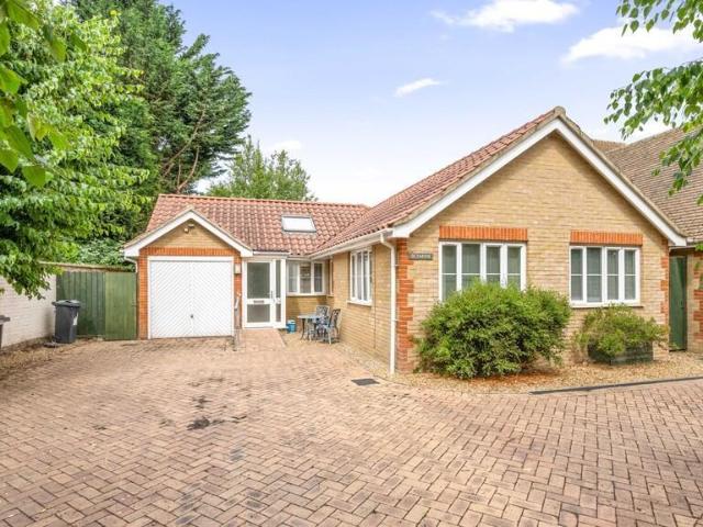 3 bedroom detached bungalow for sale
