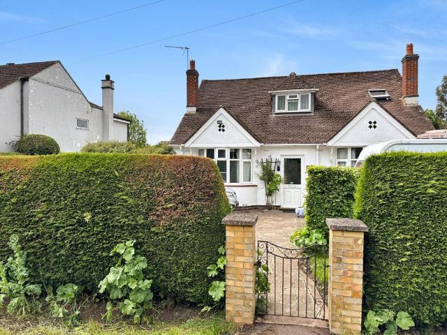 3 bedroom detached bungalow for sale