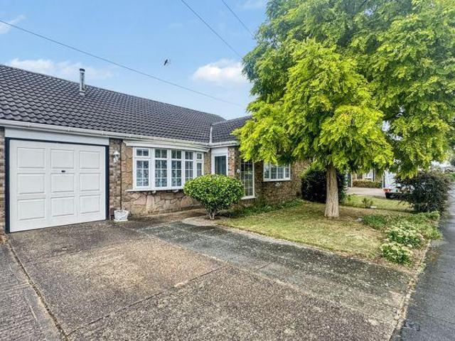 3 bedroom detached bungalow for sale