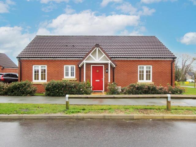 3 bedroom detached bungalow for sale