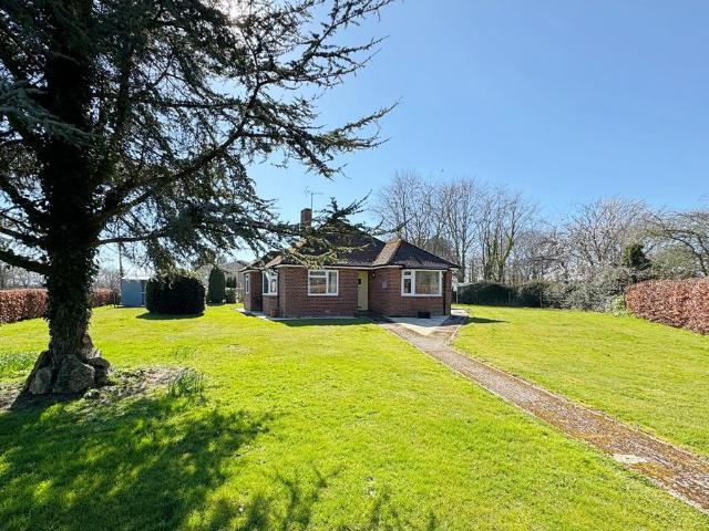 3 bedroom detached bungalow for sale
