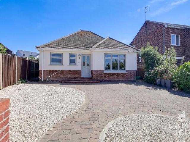 3 bedroom detached bungalow for sale