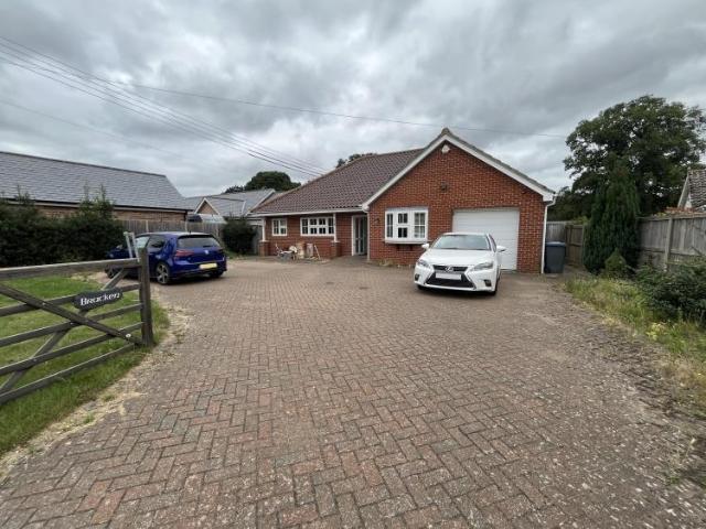 3 bedroom detached bungalow for sale