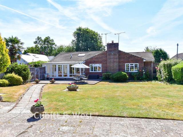 3 bedroom detached bungalow for sale