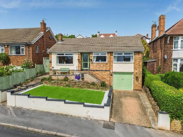 3 bedroom detached bungalow for sale