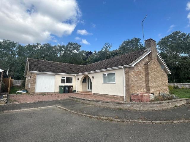 3 bedroom detached bungalow for sale