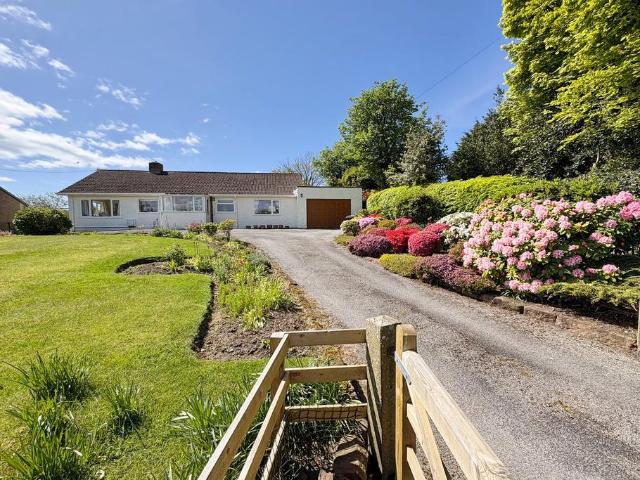 3 bedroom detached bungalow for sale