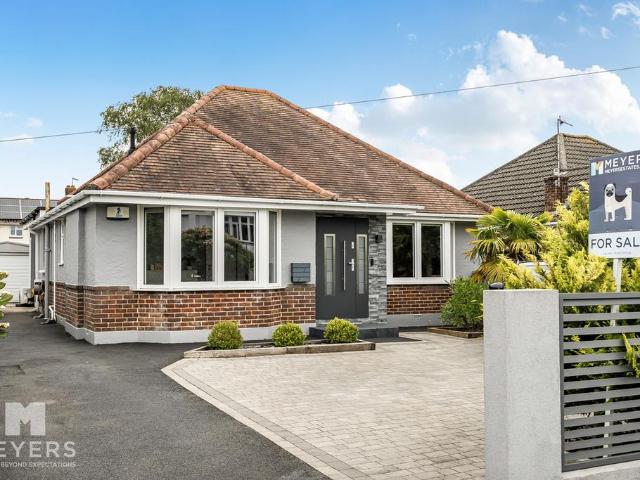 3 bedroom detached bungalow for sale