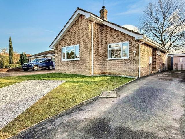 3 bedroom detached bungalow for sale