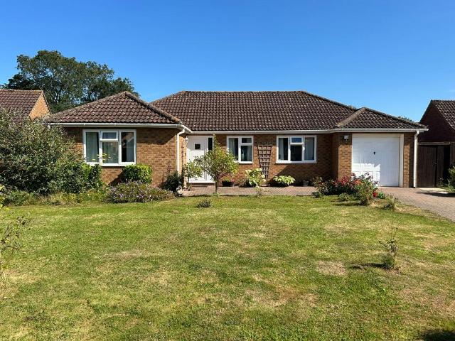 3 bedroom detached bungalow for sale