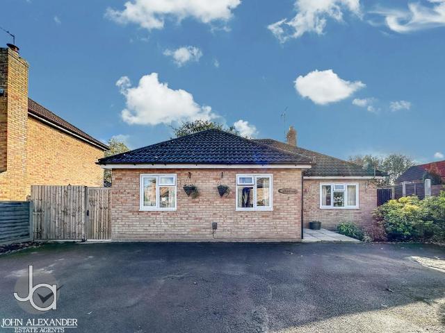 3 bedroom detached bungalow for sale