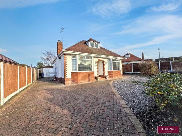 3 bedroom detached bungalow for sale