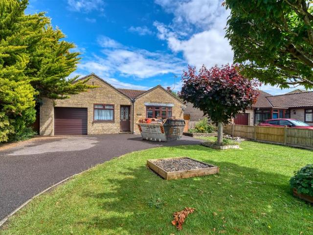 3 bedroom detached bungalow for sale