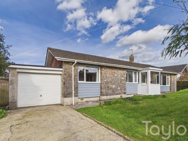 3 bedroom detached bungalow for sale