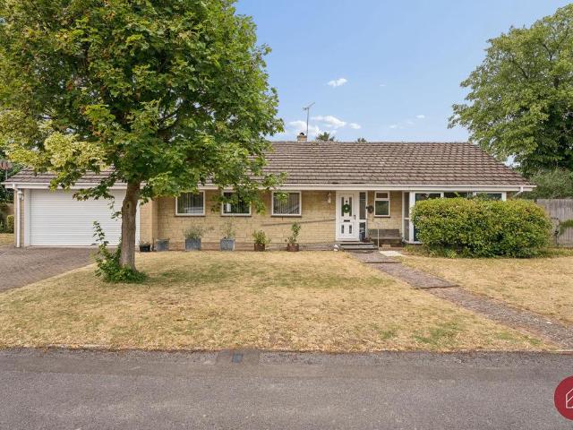 3 bedroom detached bungalow for sale
