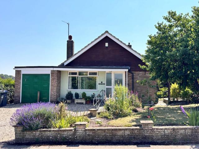 3 bedroom detached bungalow for sale