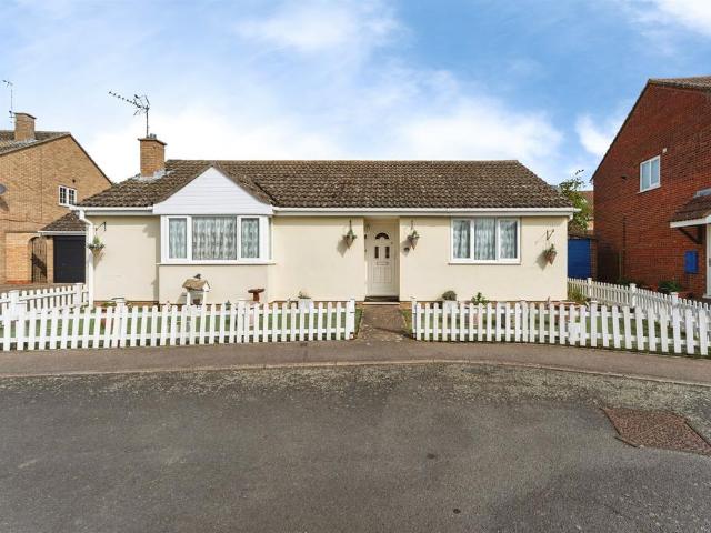 3 bedroom detached bungalow for sale