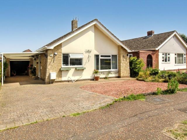 3 bedroom detached bungalow for sale