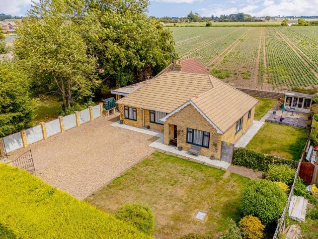3 bedroom detached bungalow for sale