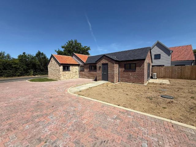 3 bedroom detached bungalow for sale
