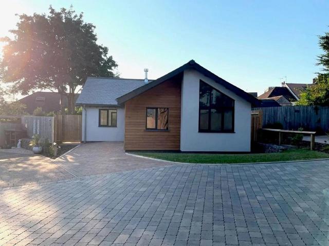 3 bedroom detached bungalow for sale