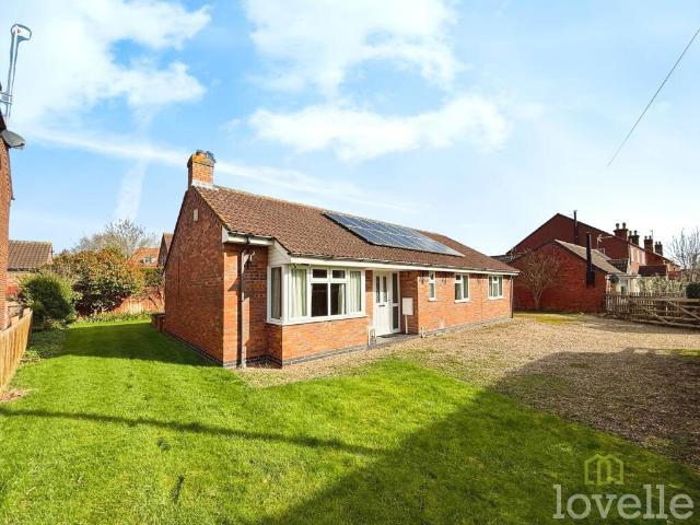 3 bedroom detached bungalow for sale