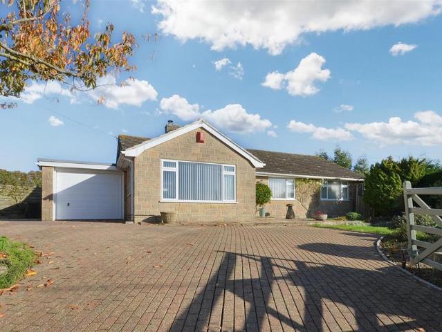 3 bedroom detached bungalow for sale
