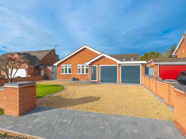 3 bedroom detached bungalow for sale