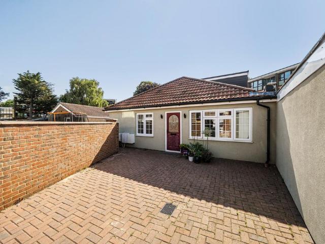3 bedroom detached bungalow for sale