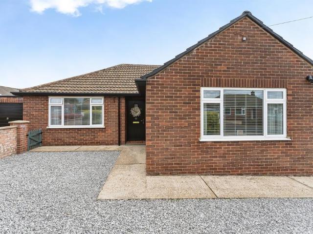 3 bedroom detached bungalow for sale