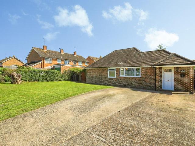 3 bedroom detached bungalow for sale