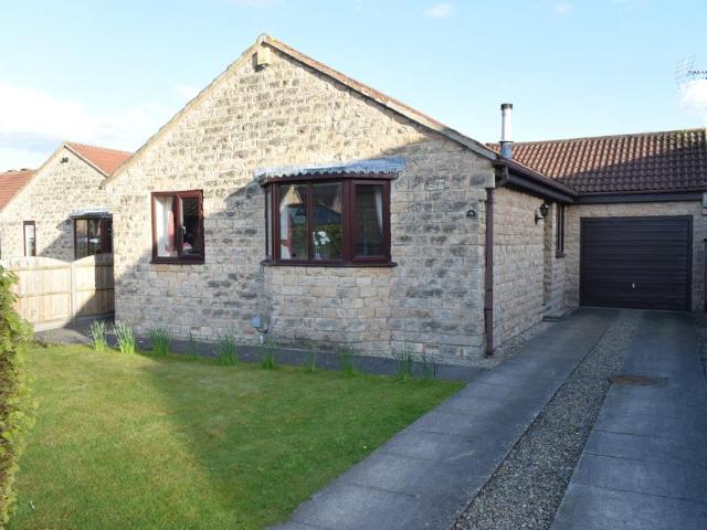 3 bedroom detached bungalow for sale