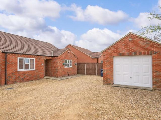 3 bedroom detached bungalow for sale