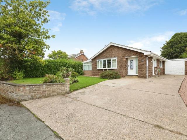 3 bedroom detached bungalow for sale