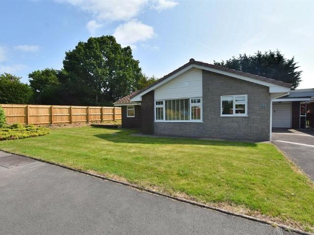 3 bedroom detached bungalow for sale