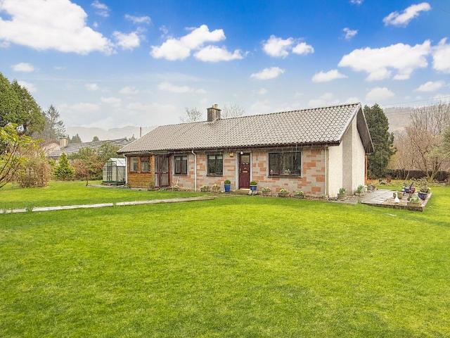 3 bedroom detached bungalow for sale