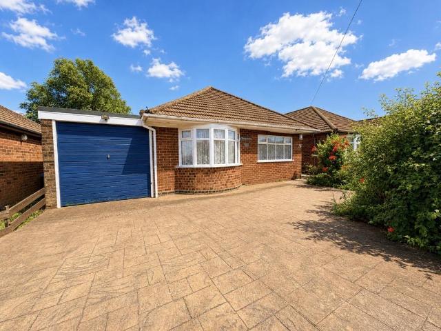 3 bedroom detached bungalow for sale