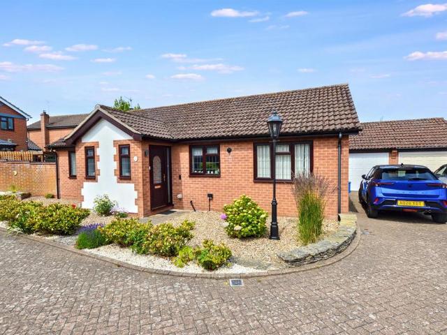 3 bedroom detached bungalow for sale