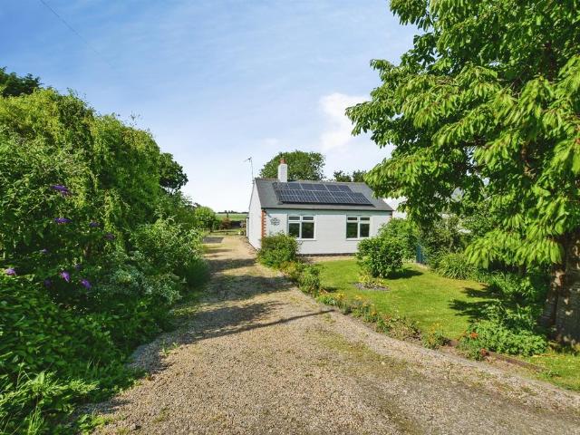 3 bedroom detached bungalow for sale