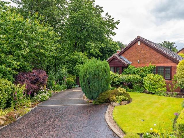 3 bedroom detached bungalow for sale
