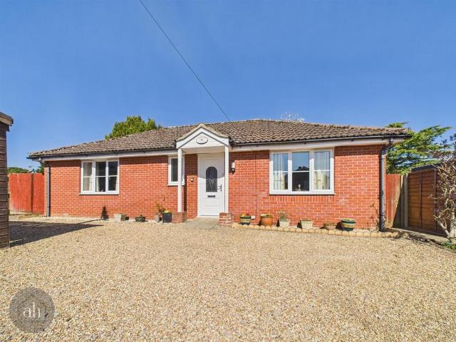 3 bedroom detached bungalow for sale