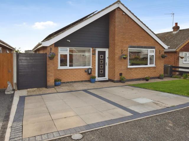 3 bedroom detached bungalow for sale