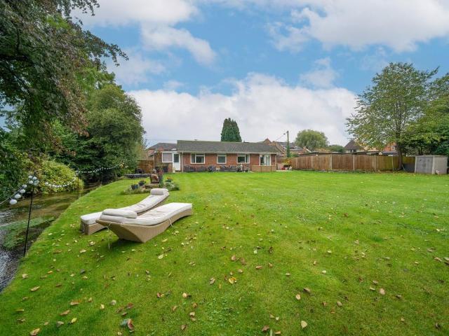 3 bedroom detached bungalow for sale