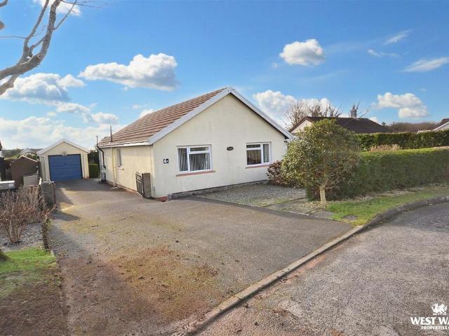 3 bedroom detached bungalow for sale