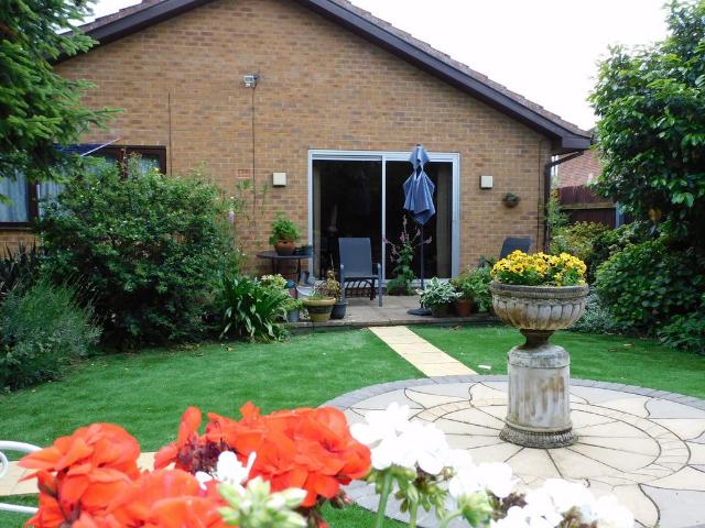 3 bedroom detached bungalow for sale